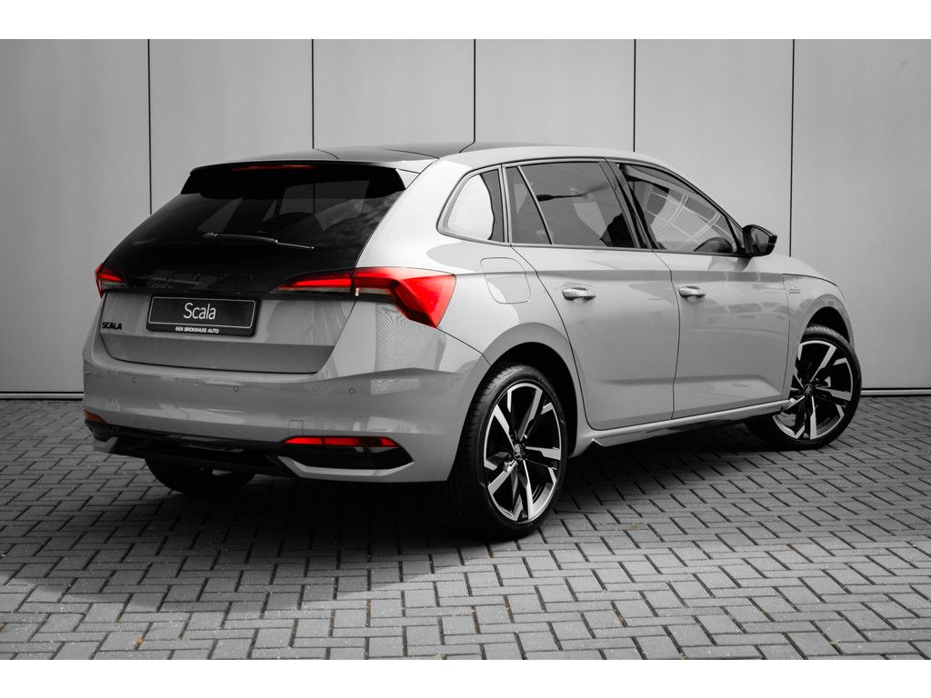 Skoda Scala Monte Carlo | Achteruitrijcamera | Chromen raamlijsten ...