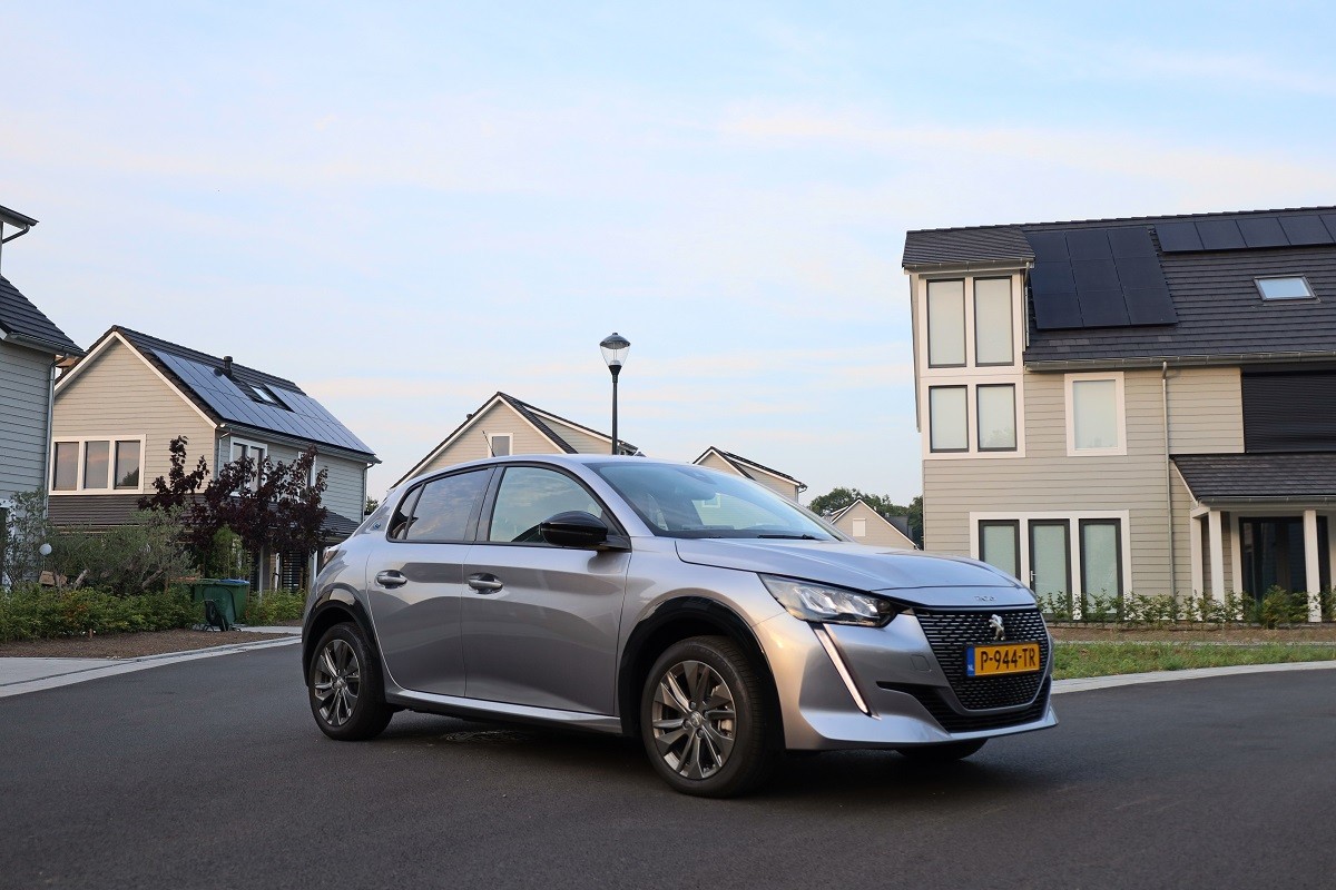 Peugeot e-208 Allure Pack | ActivLease